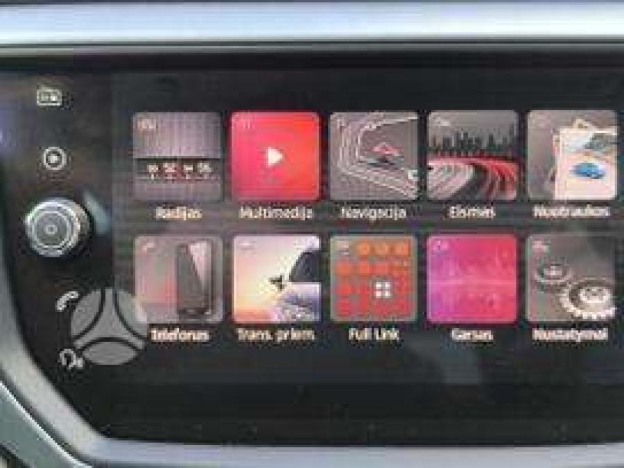 Black SEAT Arona 2018 in Siauliai, with an engine capacity of 1.00 L and mileage of 195 thousand km for 8950 €, photo 26 on AUTOMOTO.COM.LV