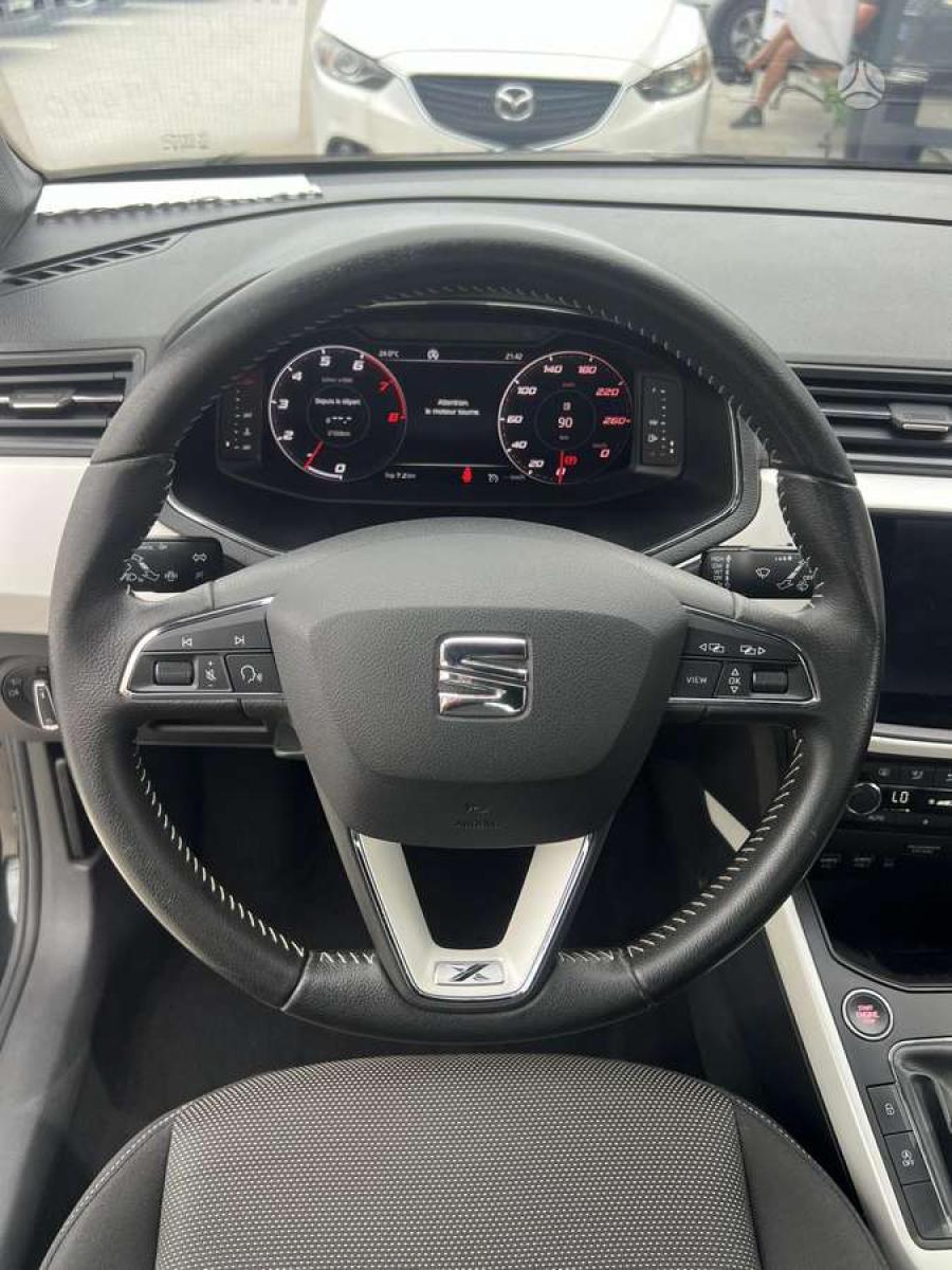 Black SEAT Arona 2020 in Taurage, with an engine capacity of 1.00 L and mileage of 141 thousand km for 6900 €, photo 10 on AUTOMOTO.COM.LV