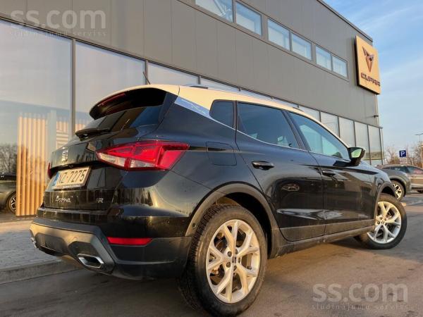 Melns SEAT Arona 2024 Rīga, ar dzinēja tilpumu 1.00 L un nobraukumu 64 tūkst. km par 19900 €, foto 2 vietnē AUTOMOTO.COM.LV