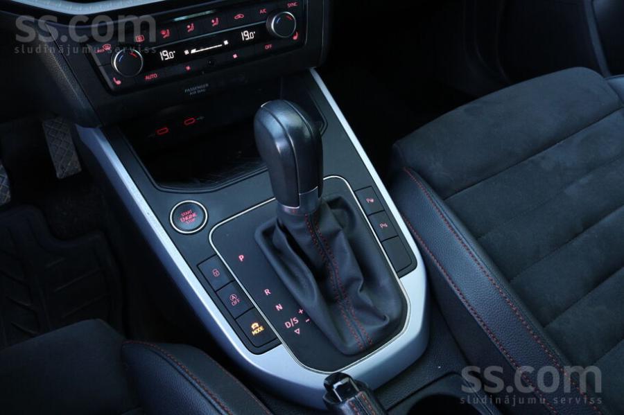 Blue SEAT Arona 2021 in Riga, with an engine capacity of 1.00 L and mileage of 62 thousand km for 14990 €, photo 23 on AUTOMOTO.COM.LV