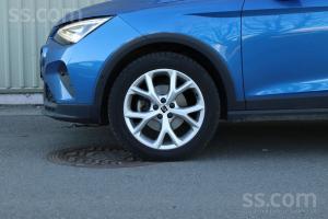 Blue SEAT Arona 2021 in Riga, with an engine capacity of 1.00 L and mileage of 62 thousand km for 14990 €, photo 31 on AUTOMOTO.COM.LV
