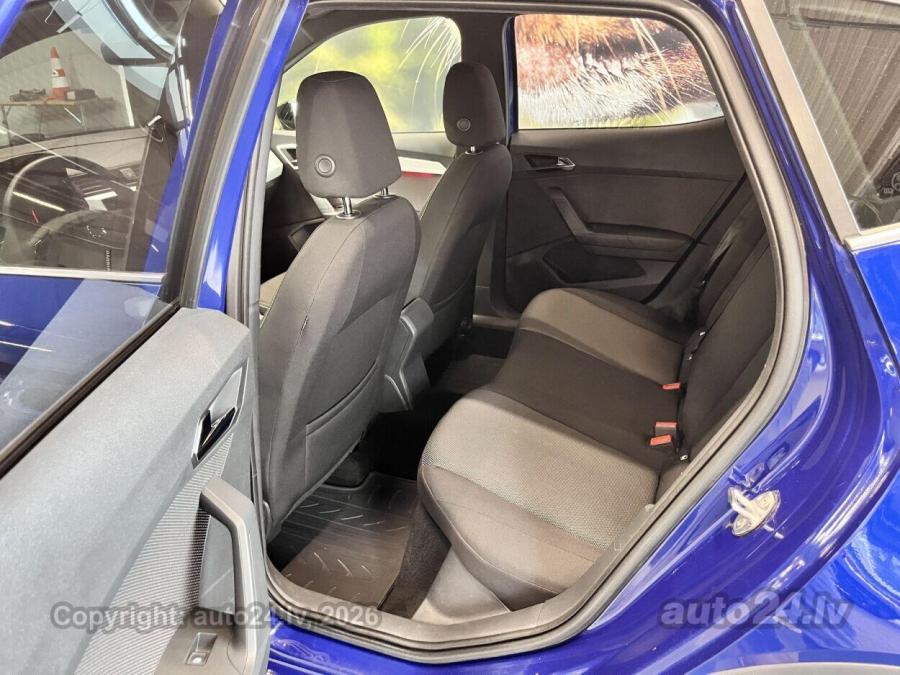 Zils SEAT Arona 2018 Tallina, ar dzinēja tilpumu 1.00 L un nobraukumu 146 tūkst. km par 11900 €, foto 7 vietnē AUTOMOTO.COM.LV