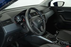 Blue SEAT Arona 2018 in Riga, with an engine capacity of 1.00 L and mileage of 32 thousand km for 10990 €, photo 6 on AUTOMOTO.COM.LV