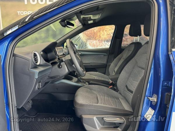 Zils SEAT Arona 2024 Tallina, ar dzinēja tilpumu 1.00 L un nobraukumu 13 tūkst. km par 19900 €, foto 7 vietnē AUTOMOTO.COM.LV