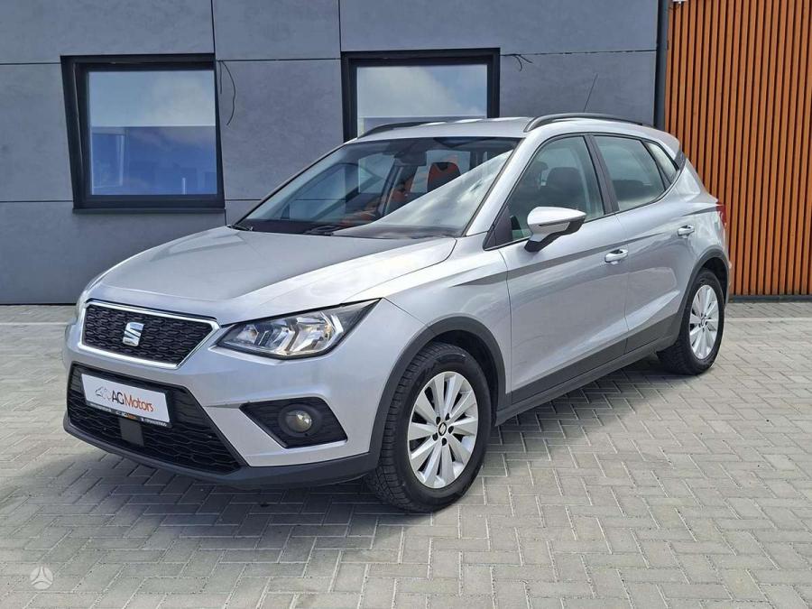 Grey SEAT Arona 2019 in Vilnius, with an engine capacity of 1.00 L and mileage of 145 thousand km for 9990 €, photo 1 on AUTOMOTO.COM.LV
