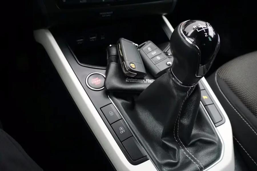 Pelēks SEAT Arona 2019 Rīga, ar dzinēja tilpumu 1.60 L un nobraukumu 178 tūkst. km par 10400 €, foto 21 vietnē AUTOMOTO.COM.LV