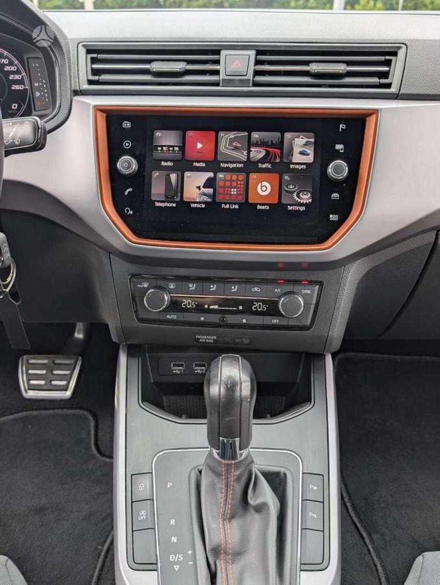 Pelēks SEAT Arona 2019 Kauņa, ar dzinēja tilpumu 1.60 L un nobraukumu 224 tūkst. km par 8500 €, foto 14 vietnē AUTOMOTO.COM.LV