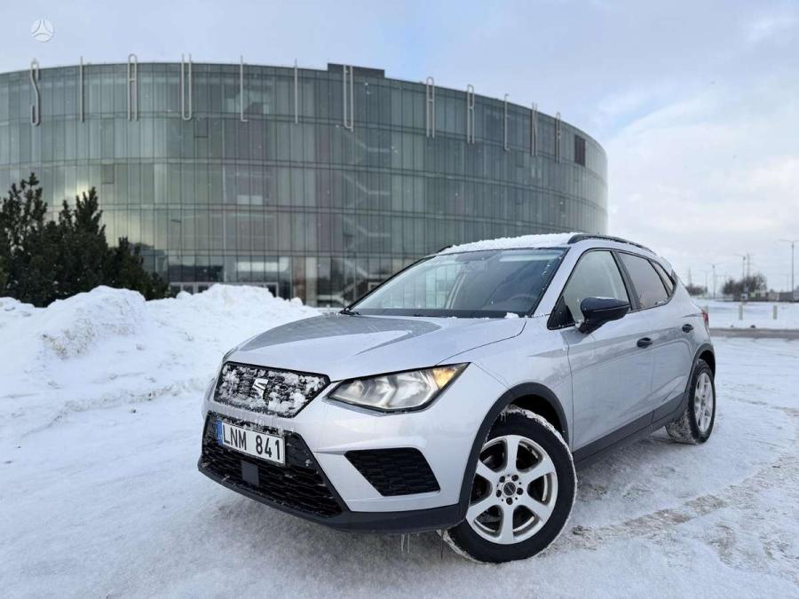 Grey SEAT Arona 2020 in Siauliai, with an engine capacity of 1.00 L and mileage of 10 thousand km for 11100 €, photo 1 on AUTOMOTO.COM.LV