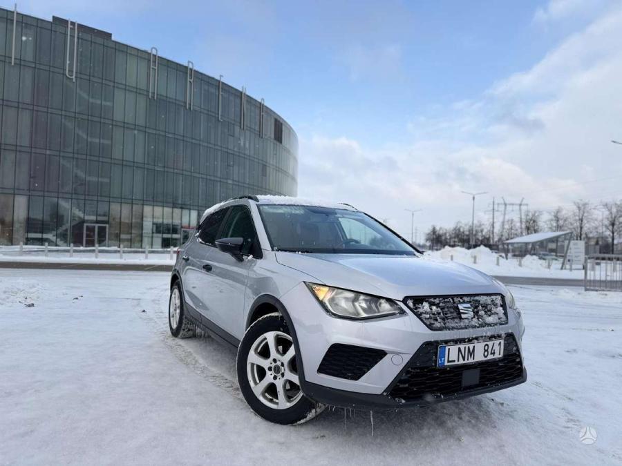 Grey SEAT Arona 2020 in Siauliai, with an engine capacity of 1.00 L and mileage of 10 thousand km for 11100 €, photo 2 on AUTOMOTO.COM.LV