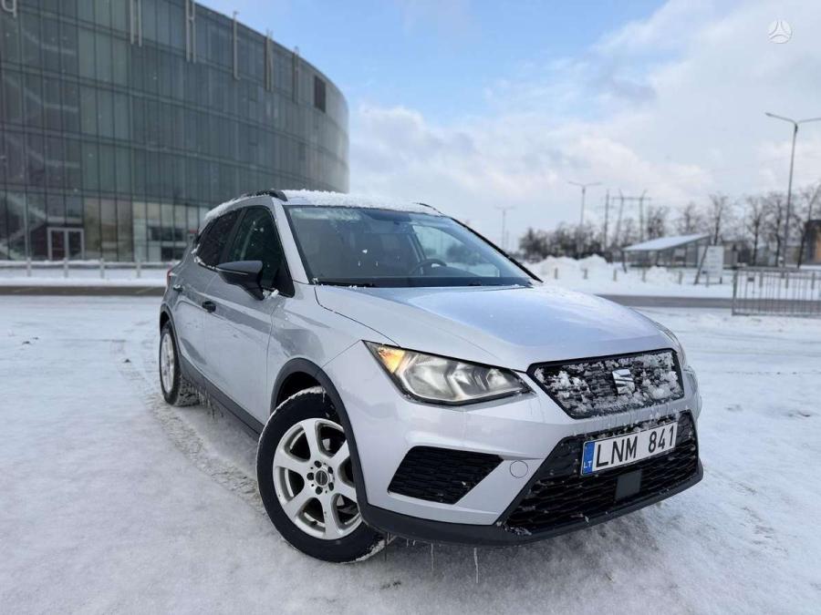 Grey SEAT Arona 2020 in Siauliai, with an engine capacity of 1.00 L and mileage of 10 thousand km for 11100 €, photo 4 on AUTOMOTO.COM.LV