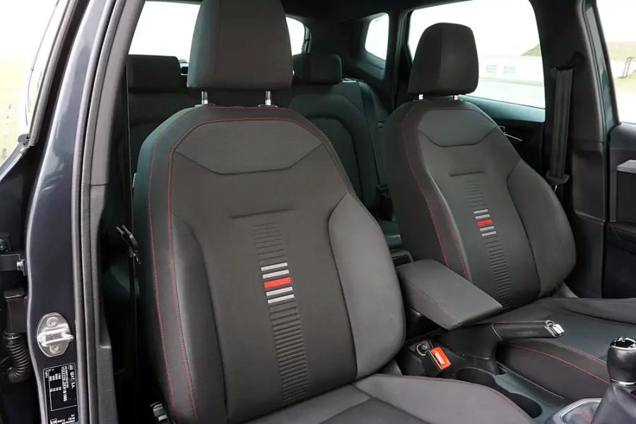 Pelēks SEAT Arona 2020 Rīga, ar dzinēja tilpumu 1.60 L un nobraukumu 177 tūkst. km par 9900 €, foto 14 vietnē AUTOMOTO.COM.LV