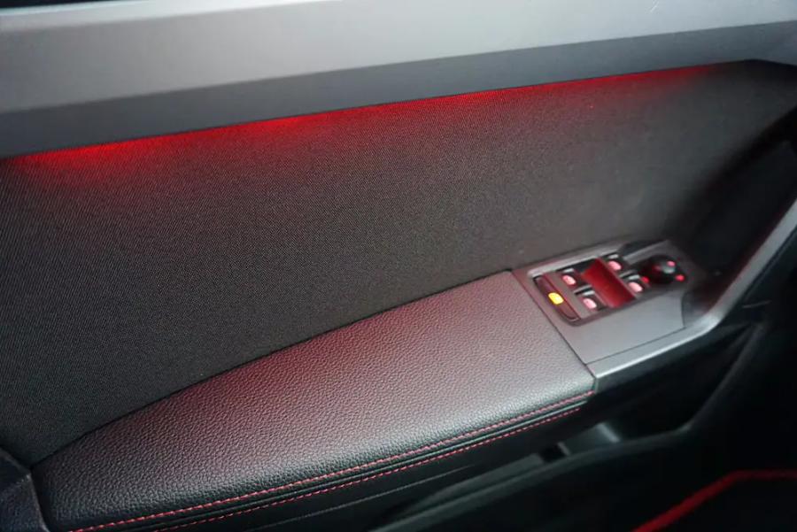 Pelēks SEAT Arona 2020 Rīga, ar dzinēja tilpumu 1.60 L un nobraukumu 177 tūkst. km par 9900 €, foto 28 vietnē AUTOMOTO.COM.LV