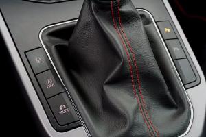Pelēks SEAT Arona 2020 Rīga, ar dzinēja tilpumu 1.60 L un nobraukumu 177 tūkst. km par 9900 €, foto 29 vietnē AUTOMOTO.COM.LV