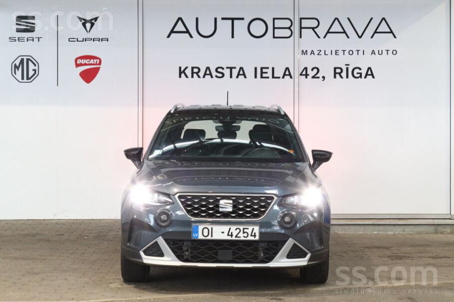 Grey SEAT Arona 2022 in Riga, with an engine capacity of 1.00 L and mileage of 35 thousand km for 16490 €, photo 2 on AUTOMOTO.COM.LV