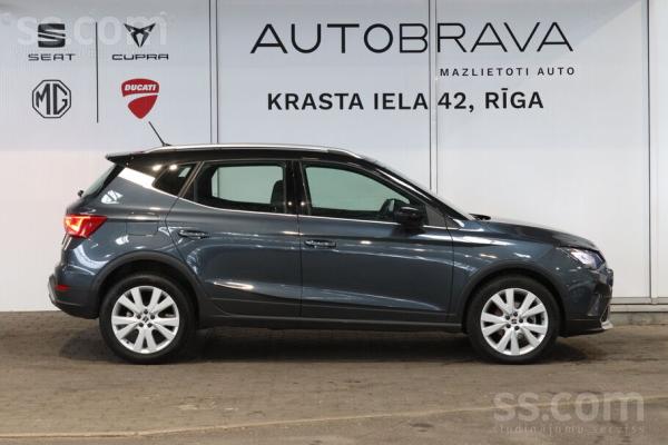 Grey SEAT Arona 2022 in Riga, with an engine capacity of 1.00 L and mileage of 35 thousand km for 16490 €, photo 5 on AUTOMOTO.COM.LV