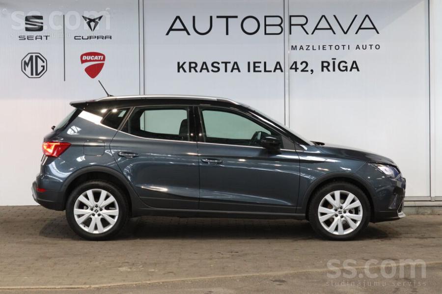 Grey SEAT Arona 2022 in Riga, with an engine capacity of 1.00 L and mileage of 35 thousand km for 16490 €, photo 5 on AUTOMOTO.COM.LV