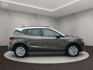 Grey SEAT Arona 2023 in Kaunas, with an engine capacity of 1.00 L and mileage of 22 thousand km for 21678 €, photo 6 on AUTOMOTO.COM.LV
