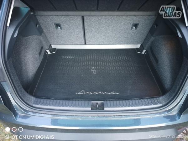 Pelēks SEAT Arona 2023 Druskininkai, ar dzinēja tilpumu 1.00 L un nobraukumu 17 tūkst. km par 16500 €, foto 5 vietnē AUTOMOTO.COM.LV