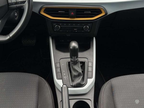 Pelēks SEAT Arona 2023 Kauņa, ar dzinēja tilpumu 1.00 L un nobraukumu 47 tūkst. km par 14500 €, foto 10 vietnē AUTOMOTO.COM.LV