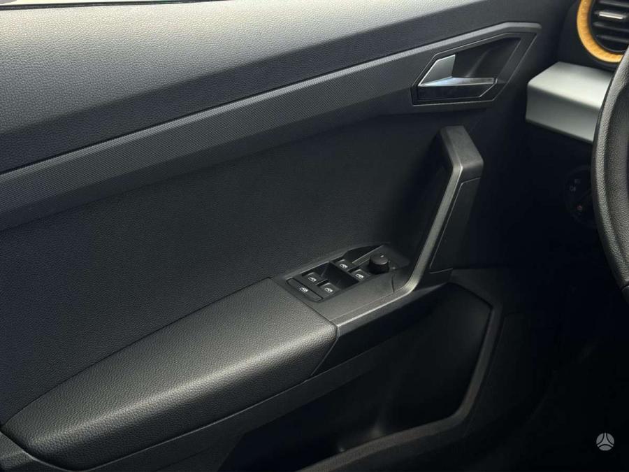 Grey SEAT Arona 2023 in Kaunas, with an engine capacity of 1.00 L and mileage of 47 thousand km for 14500 €, photo 15 on AUTOMOTO.COM.LV