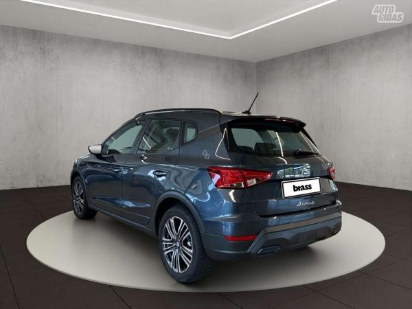 Pelēks SEAT Arona 2024 Kauņa, ar dzinēja tilpumu 1.00 L un nobraukumu 10 tūkst. km par 24788 €, foto 3 vietnē AUTOMOTO.COM.LV
