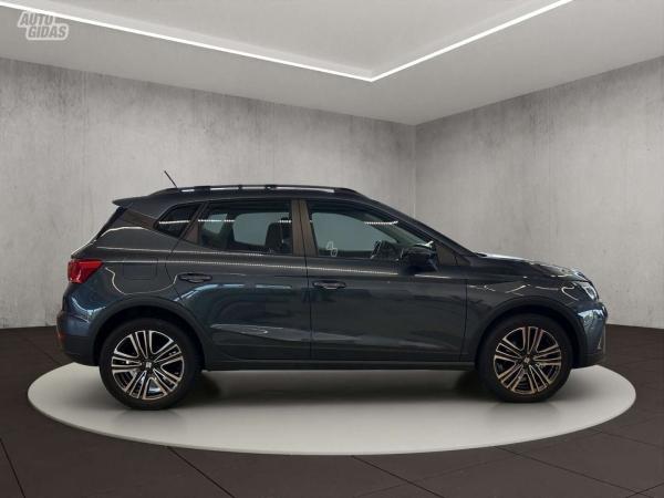 Pelēks SEAT Arona 2024 Kauņa, ar dzinēja tilpumu 1.00 L un nobraukumu 10 tūkst. km par 24788 €, foto 6 vietnē AUTOMOTO.COM.LV