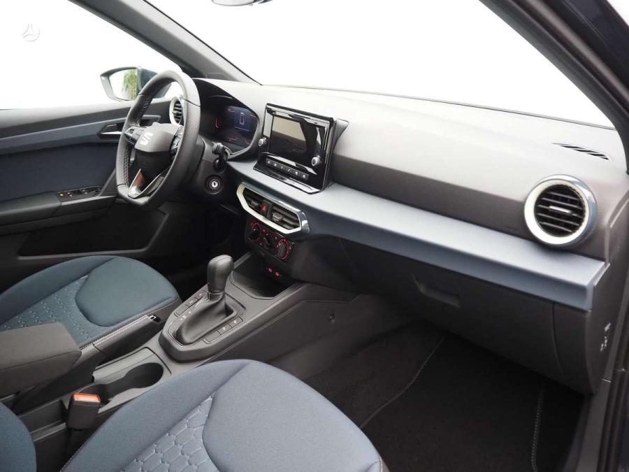 Grey SEAT Arona 2025 in Vilnius, with an engine capacity of 1.00 L and mileage of 0 thousand km for 24600 €, photo 13 on AUTOMOTO.COM.LV