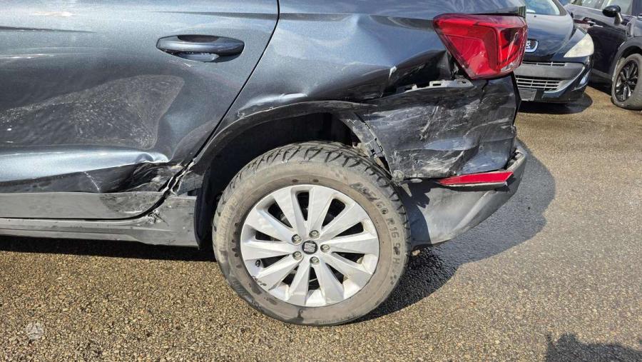 Pelēks SEAT Arona 2019 Tauragė, ar dzinēja tilpumu 1.60 L un nobraukumu 79 tūkst. km par 6300 €, foto 7 vietnē AUTOMOTO.COM.LV