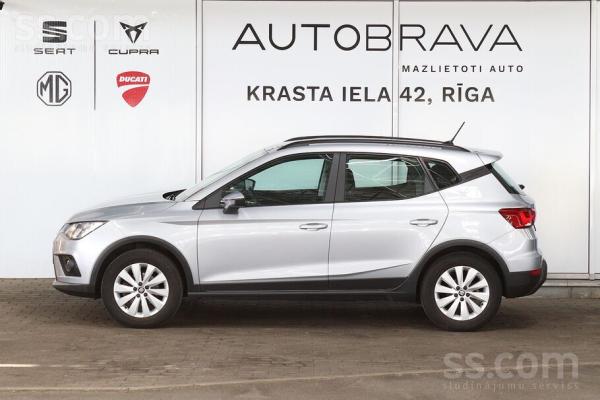 Grey SEAT Arona 2021 in Riga, with an engine capacity of 1.00 L and mileage of 83 thousand km for 13490 €, photo 4 on AUTOMOTO.COM.LV