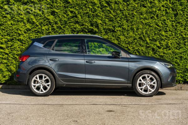 Pelēks SEAT Arona 2023 Rīga, ar dzinēja tilpumu 1.00 L un nobraukumu 53 tūkst. km par 15500 €, foto 4 vietnē AUTOMOTO.COM.LV