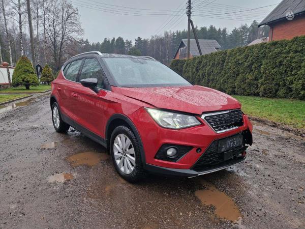 Sarkans SEAT Arona 2018 Panevēža, ar dzinēja tilpumu 1.00 L un nobraukumu 180 tūkst. km par 7990 €, foto 1 vietnē AUTOMOTO.COM.LV