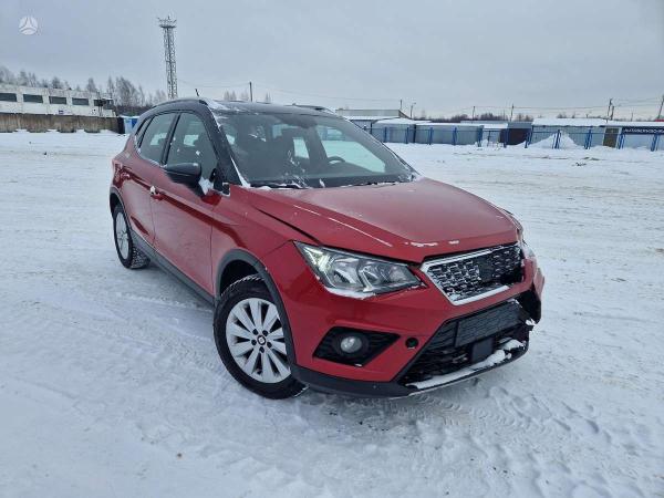 Red SEAT Arona 2018 in Panevezys, with an engine capacity of 1.00 L and mileage of 180 thousand km for 6990 €, photo 1 on AUTOMOTO.COM.LV