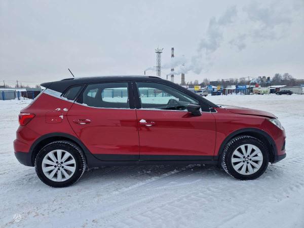 Red SEAT Arona 2018 in Panevezys, with an engine capacity of 1.00 L and mileage of 180 thousand km for 6990 €, photo 4 on AUTOMOTO.COM.LV