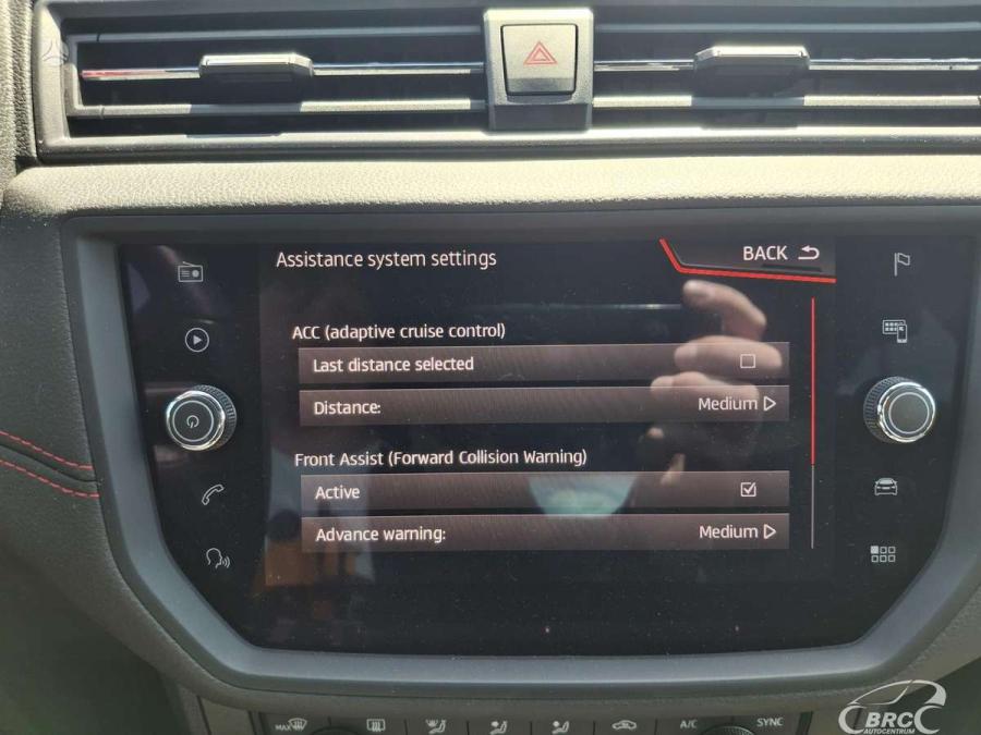 Sarkans SEAT Arona 2019 Viļņa, ar dzinēja tilpumu 1.00 L un nobraukumu 99 tūkst. km par 12900 €, foto 18 vietnē AUTOMOTO.COM.LV