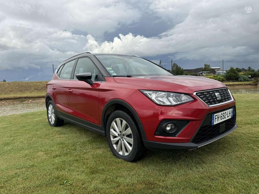 Red SEAT Arona 2019 in Siauliai, with an engine capacity of 1.60 L and mileage of 98 thousand km for 10200 €, photo 4 on AUTOMOTO.COM.LV