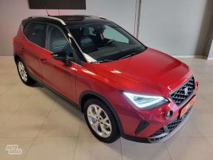 Red SEAT Arona 2023 in Kaunas, with an engine capacity of 1.50 L and mileage of 25 thousand km for 24673 €, photo  on AUTOMOTO.COM.LV