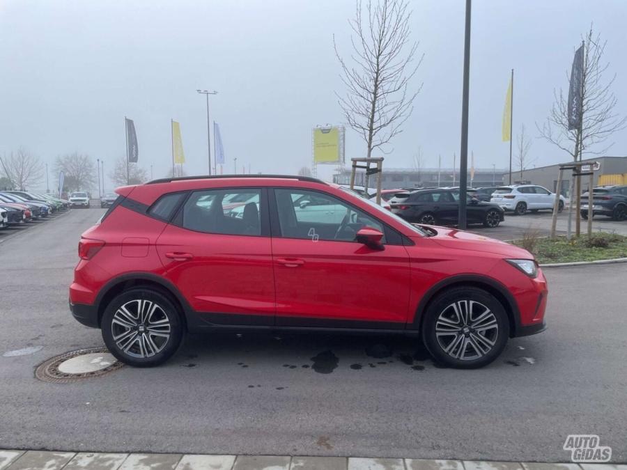 Red SEAT Arona 2024 in Kaunas, with an engine capacity of 1.00 L and mileage of 15 thousand km for 24788 €, photo 5 on AUTOMOTO.COM.LV