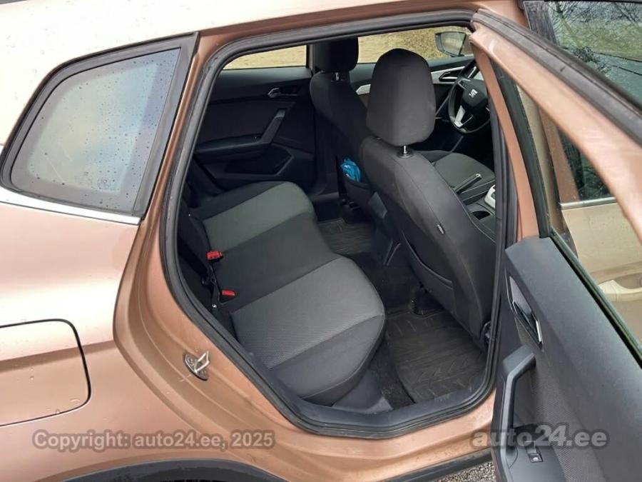 Violets SEAT Arona 2018 Tallina, ar dzinēja tilpumu 1.00 L un nobraukumu 61 tūkst. km par 10500 €, foto 5 vietnē AUTOMOTO.COM.LV