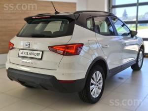White SEAT Arona 2019 in Riga, with an engine capacity of 1.60 L and mileage of 77 thousand km for 14600 €, photo 4 on AUTOMOTO.COM.LV