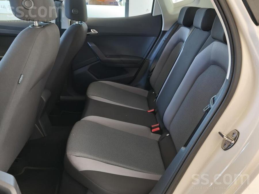 White SEAT Arona 2019 in Riga, with an engine capacity of 1.60 L and mileage of 77 thousand km for 14600 €, photo 18 on AUTOMOTO.COM.LV