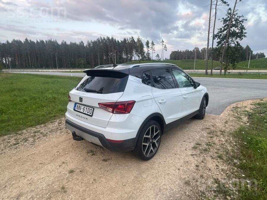 White SEAT Arona 2019 in Riga, with an engine capacity of 1.60 L and mileage of 160 thousand km for 11400 €, photo 4 on AUTOMOTO.COM.LV
