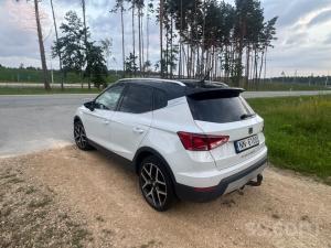 White SEAT Arona 2019 in Riga, with an engine capacity of 1.60 L and mileage of 160 thousand km for 11400 €, photo 5 on AUTOMOTO.COM.LV