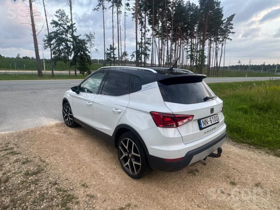 White SEAT Arona 2019 in Riga, with an engine capacity of 1.60 L and mileage of 160 thousand km for 11400 €, photo 5 on AUTOMOTO.COM.LV