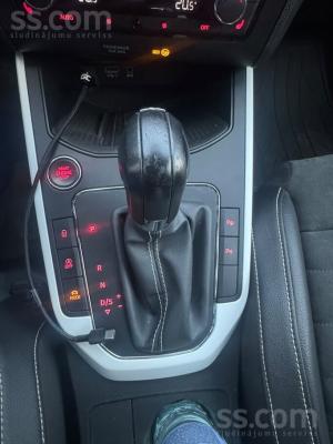 White SEAT Arona 2019 in Riga, with an engine capacity of 1.60 L and mileage of 160 thousand km for 11400 €, photo 9 on AUTOMOTO.COM.LV