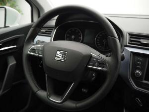 Balts SEAT Arona 2019 Viļņa, ar dzinēja tilpumu 1.00 L un nobraukumu 44 tūkst. km par 10500 €, foto 21 vietnē AUTOMOTO.COM.LV