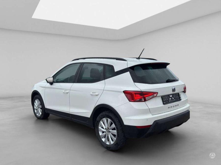 White SEAT Arona 2019 in Vilnius, with an engine capacity of 1.60 L and mileage of 189 thousand km for 9990 €, photo 5 on AUTOMOTO.COM.LV