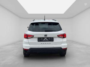 White SEAT Arona 2019 in Vilnius, with an engine capacity of 1.60 L and mileage of 189 thousand km for 9990 €, photo 6 on AUTOMOTO.COM.LV