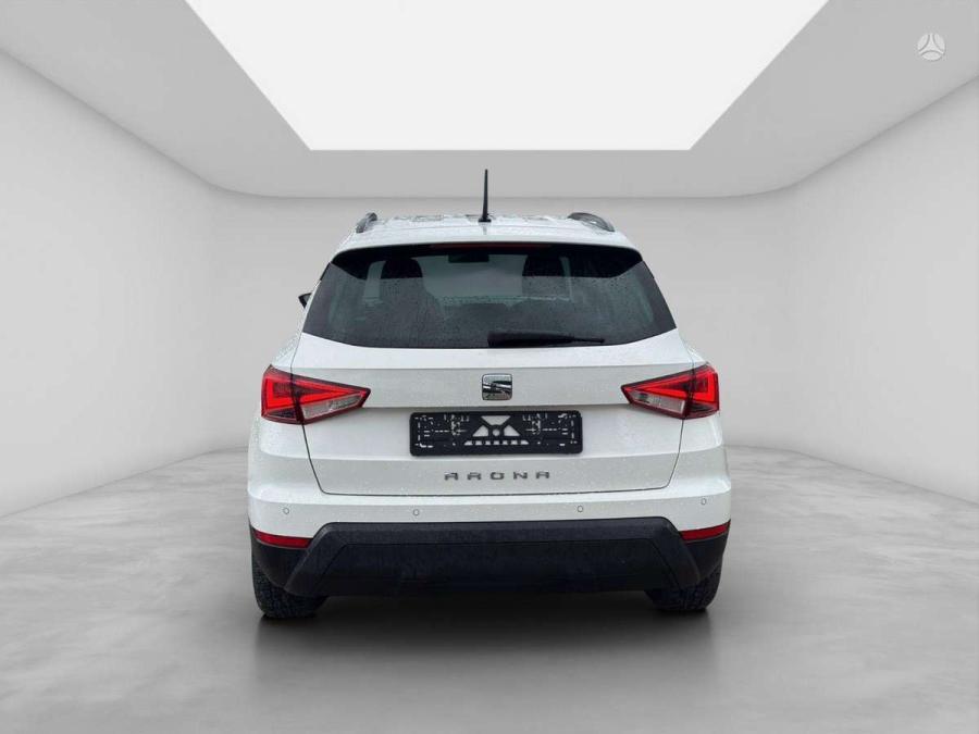 White SEAT Arona 2019 in Vilnius, with an engine capacity of 1.60 L and mileage of 189 thousand km for 9990 €, photo 6 on AUTOMOTO.COM.LV