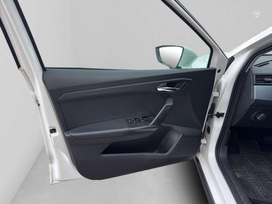 White SEAT Arona 2019 in Vilnius, with an engine capacity of 1.60 L and mileage of 189 thousand km for 9990 €, photo 11 on AUTOMOTO.COM.LV
