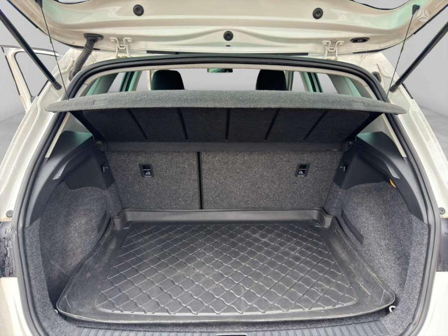 White SEAT Arona 2019 in Vilnius, with an engine capacity of 1.60 L and mileage of 189 thousand km for 9990 €, photo 17 on AUTOMOTO.COM.LV